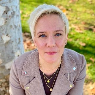 Courtney Ellis - DagelijkseBroodkruimels